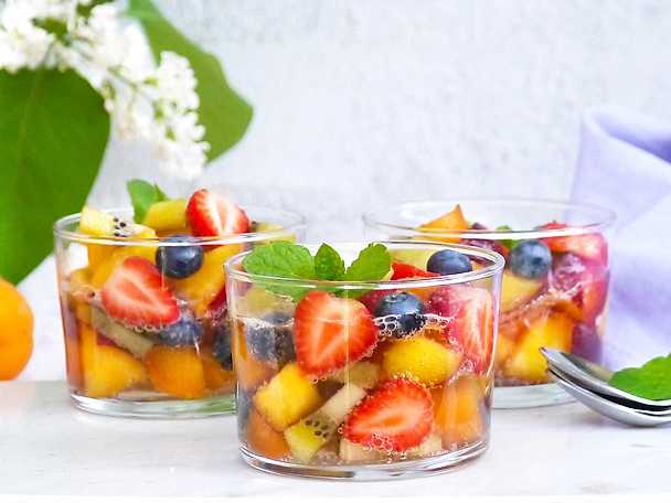 Bubblig fruktsallad | Recept från Köket.se