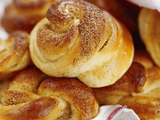 Bullar med kanel eller kardemumma | Recept från Köket.se