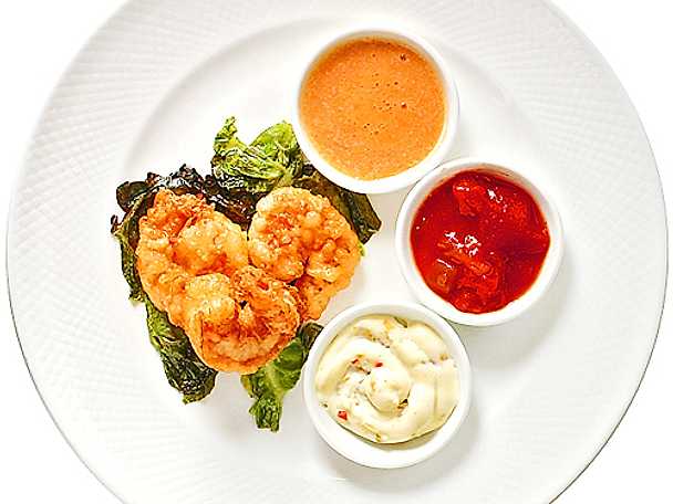 Friterade räkor med tre såser | Recept från Köket.se