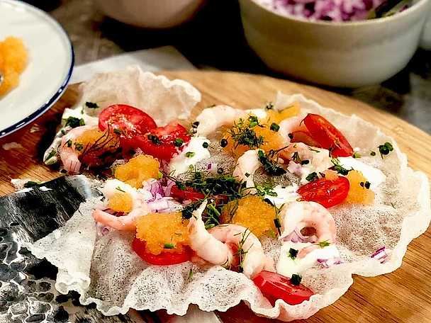 Friterade rispapper med räkor och löjrom | Recept från Köket.se