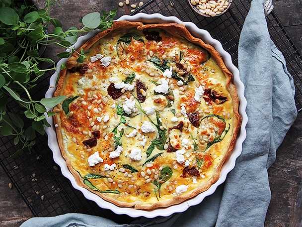 Paj med spenat, feta och soltorkade tomater | Recept från Köket.se