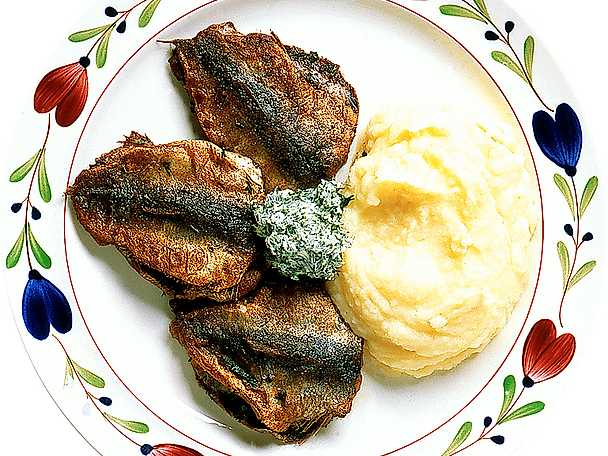 Stekt strömming med dillsmör | Recept från Köket.se