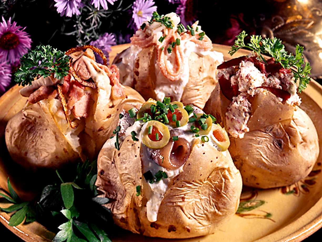 Bakad potatis med fyra fyllningar | Köket.se