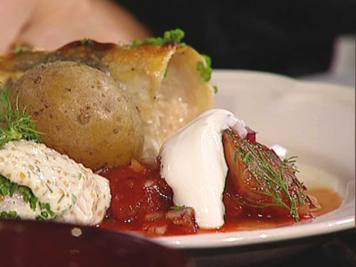Farmor Jureskogs matjesill med sherry, rödlök och svartpeppar | Köket.se
