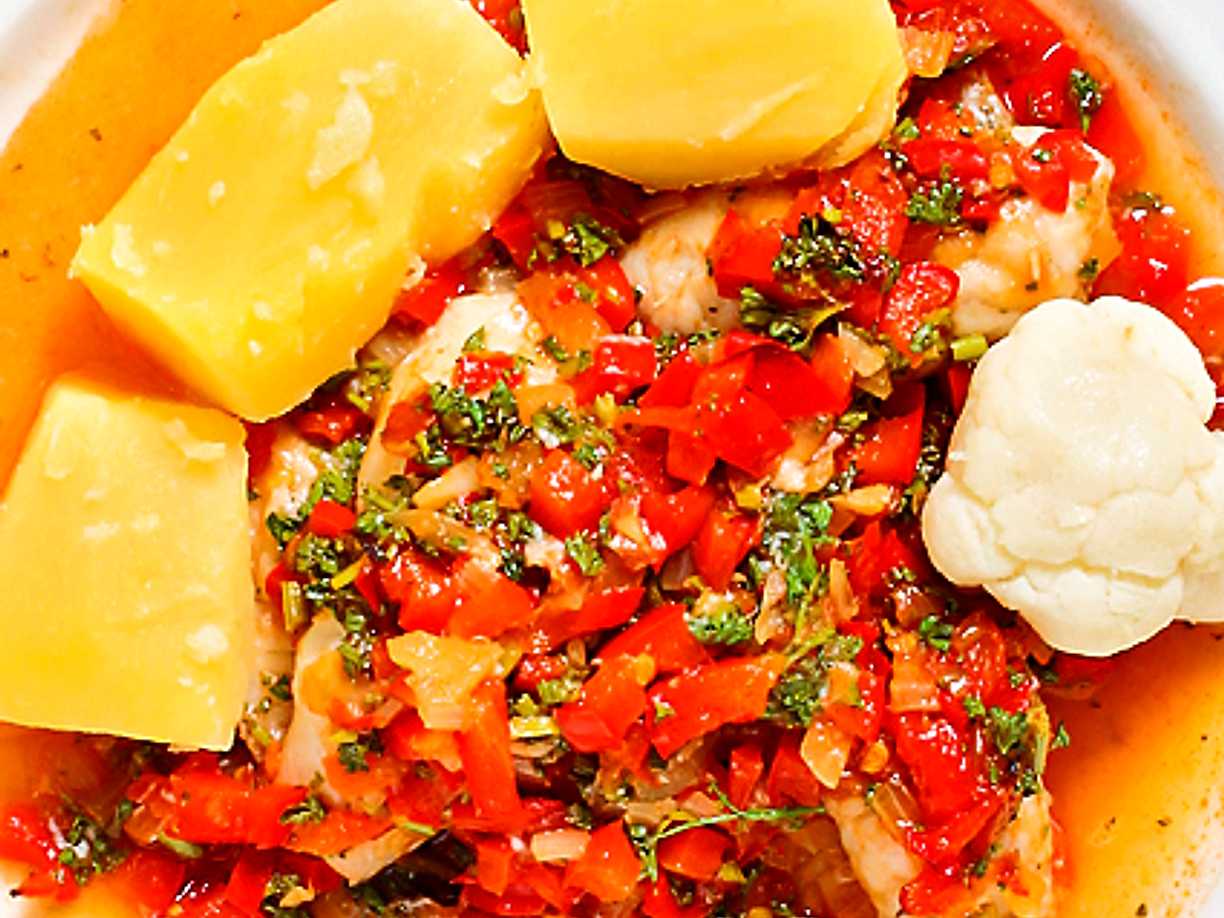 Fiskfilé med tacokryddat grönsakshack | Köket.se