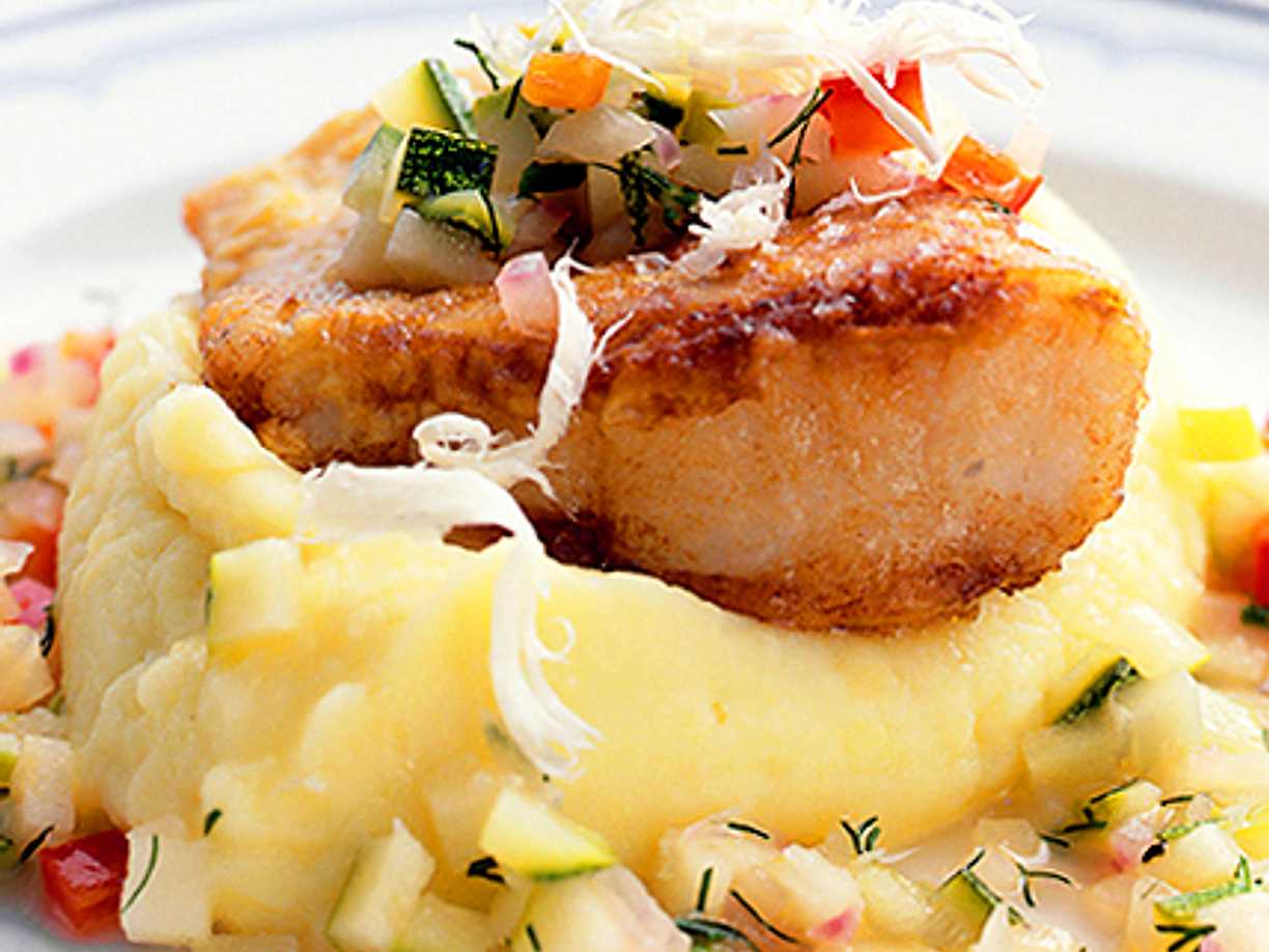 Fiskfilé på potatismosbädd | Köket.se