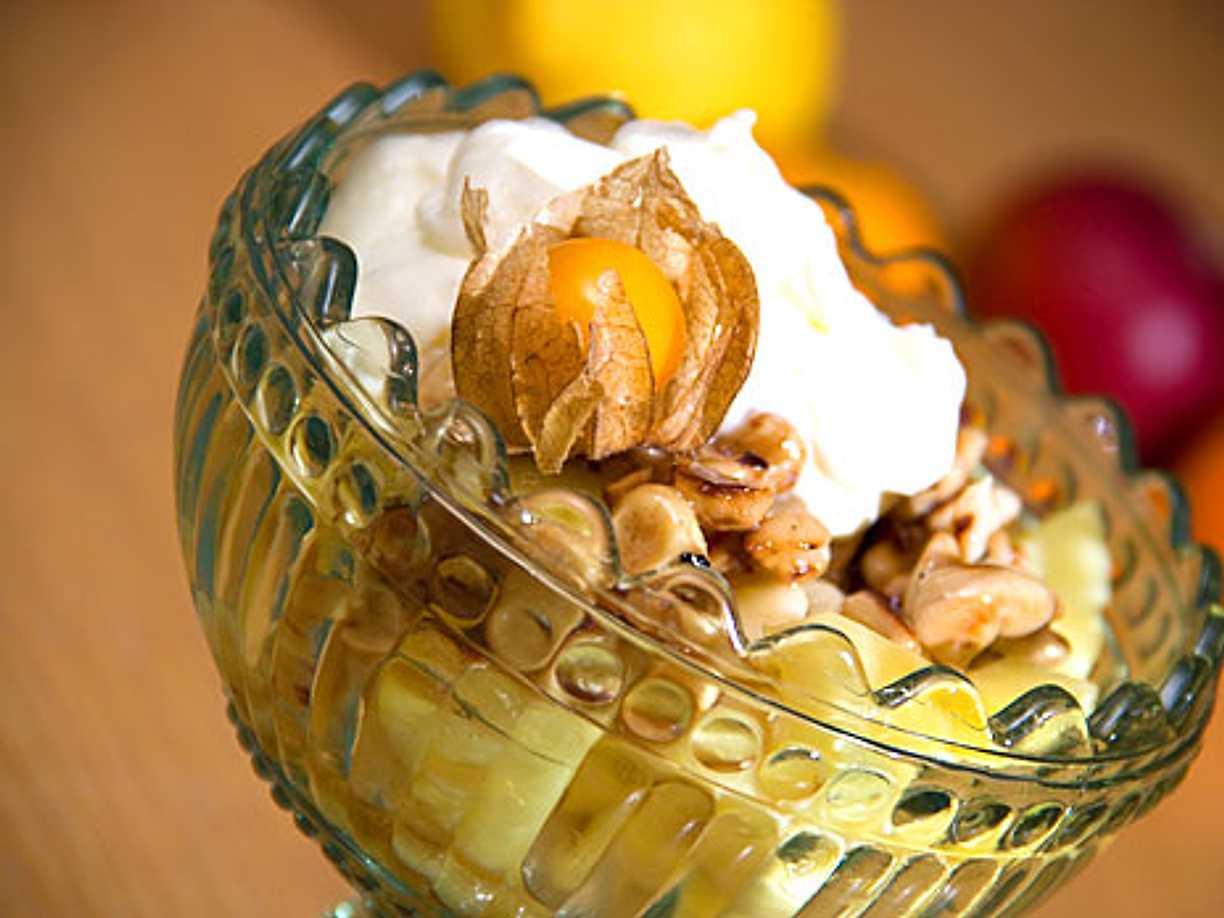 Fruktsallad med citrongrädde | Köket.se