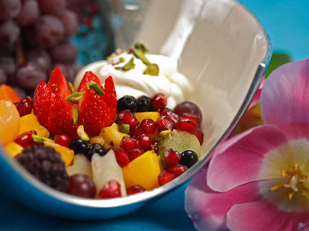 Fruktsallad med paradisfrukter | Köket.se