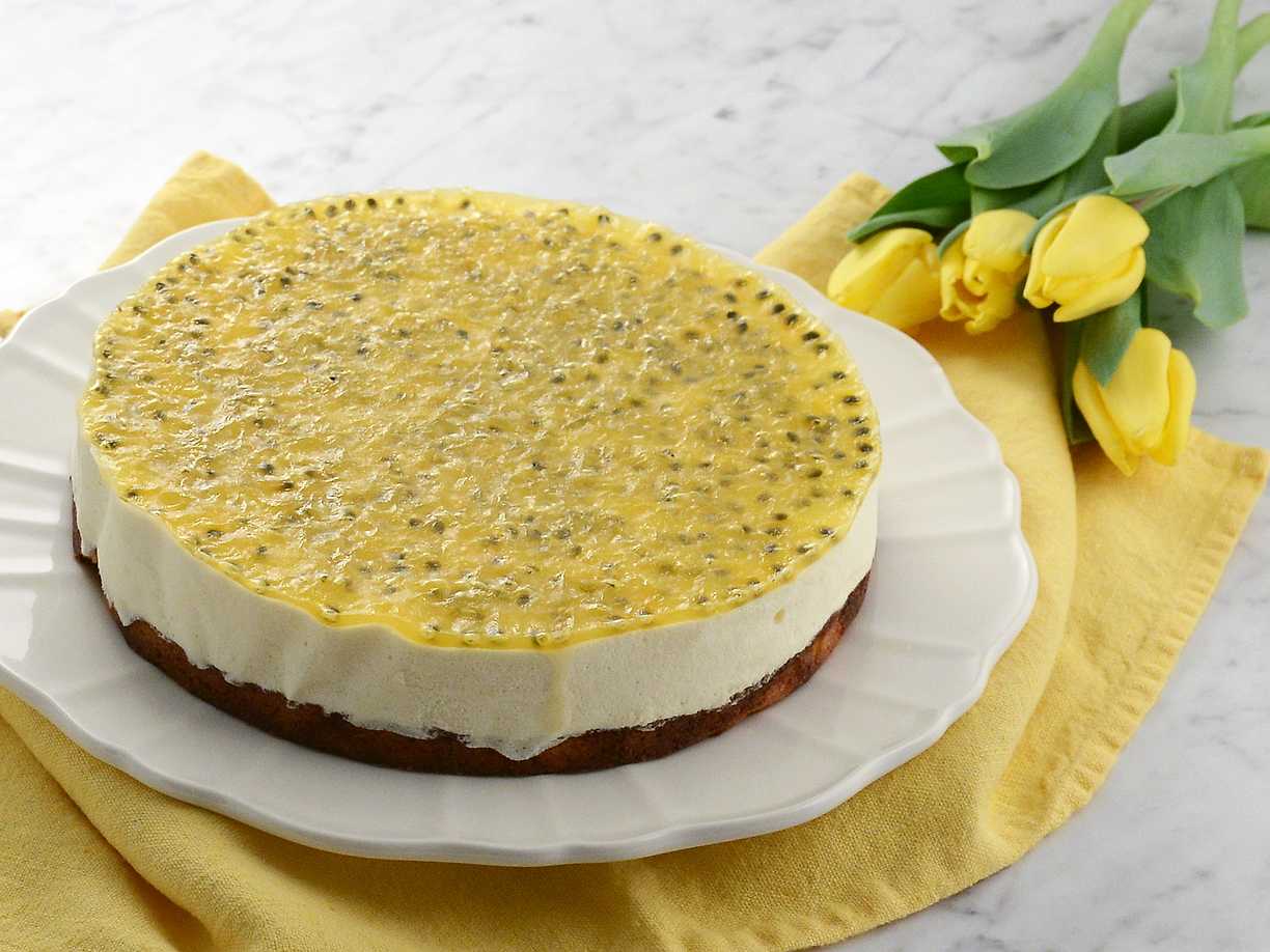 Fryst cheesecake med passionsfruktsspegel | Köket.se