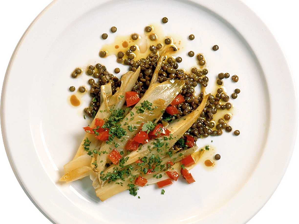 Glaserade endiver med linser och persilja | Köket.se