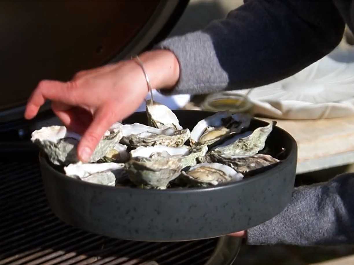 Grillade ostron med chimichurri | Köket.se