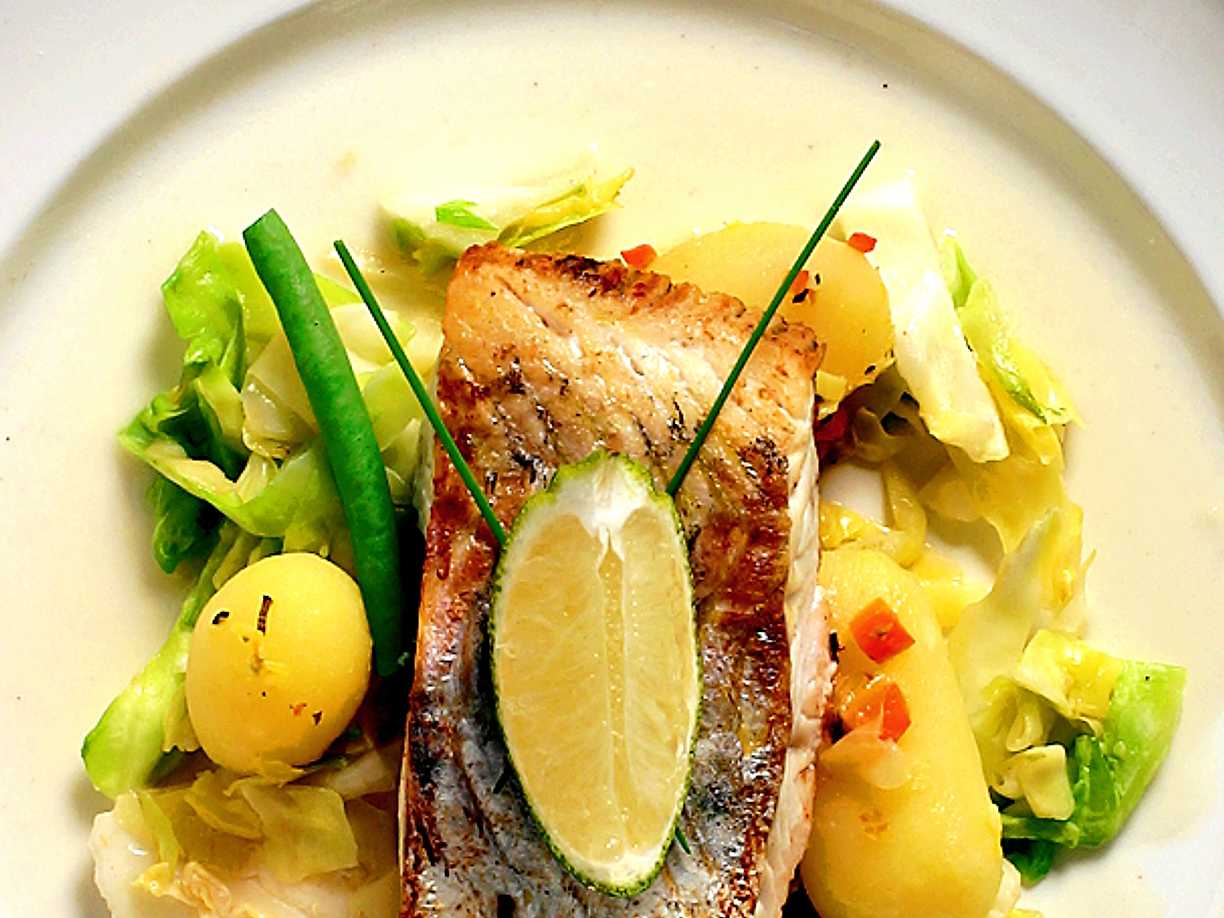 Halstrad fiskfilé med spetskål | Köket.se