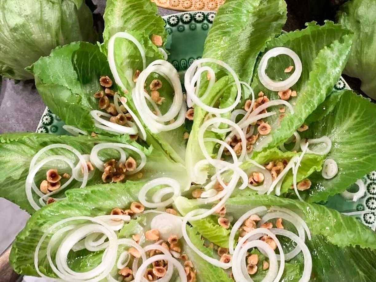 Hjärtsalladsblomma med silverlök | Köket.se
