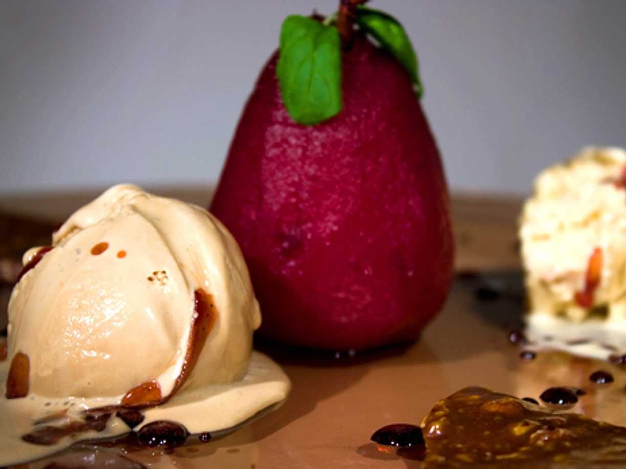 Kryddiga höstpäron med glass och flarn | Köket.se