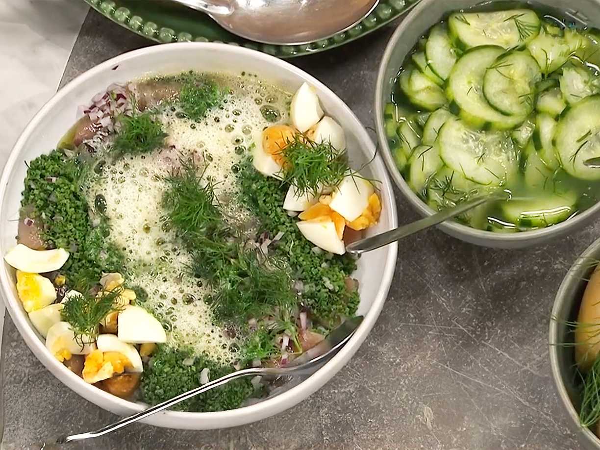 Kryddsill med ägg och brynt smör | Köket.se