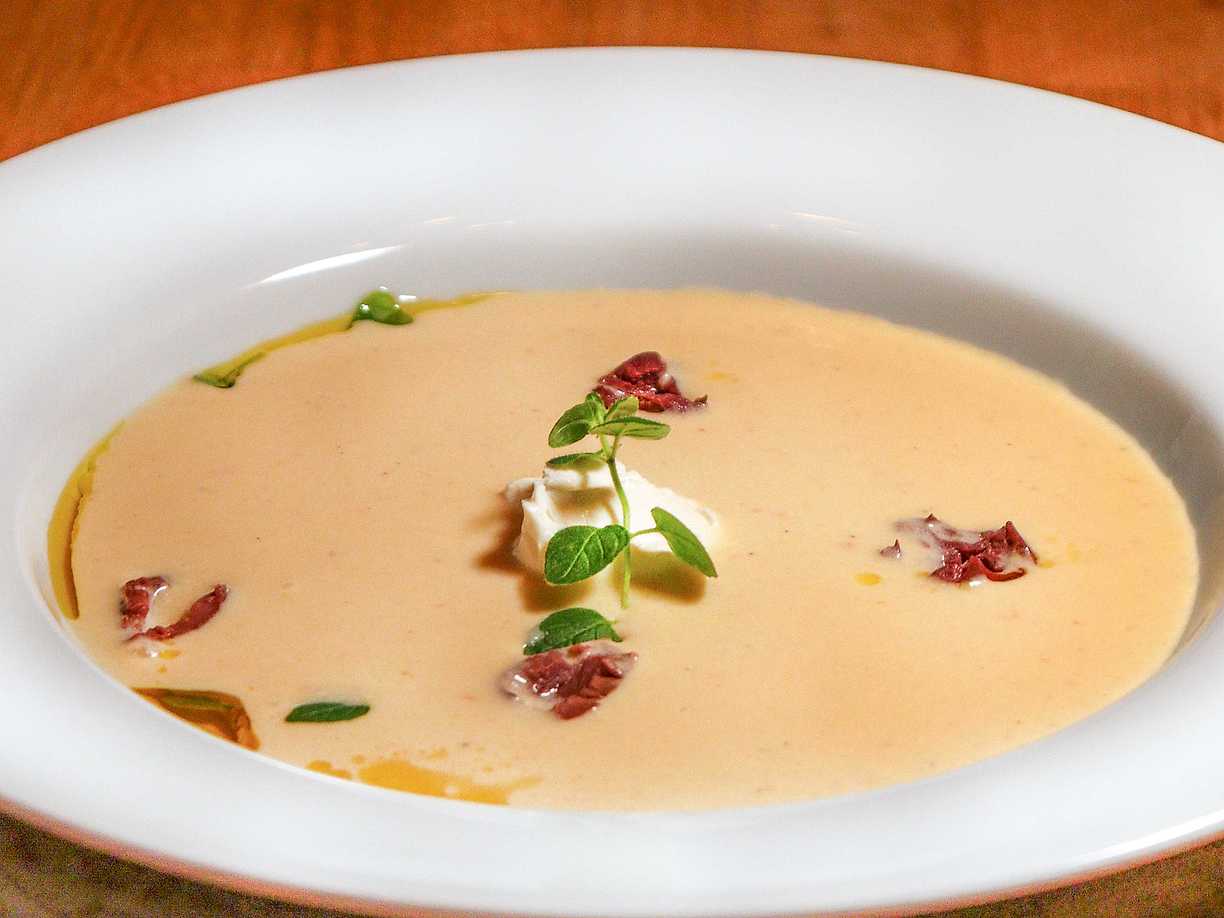 Kyld tomatsoppa med färskost | Köket.se