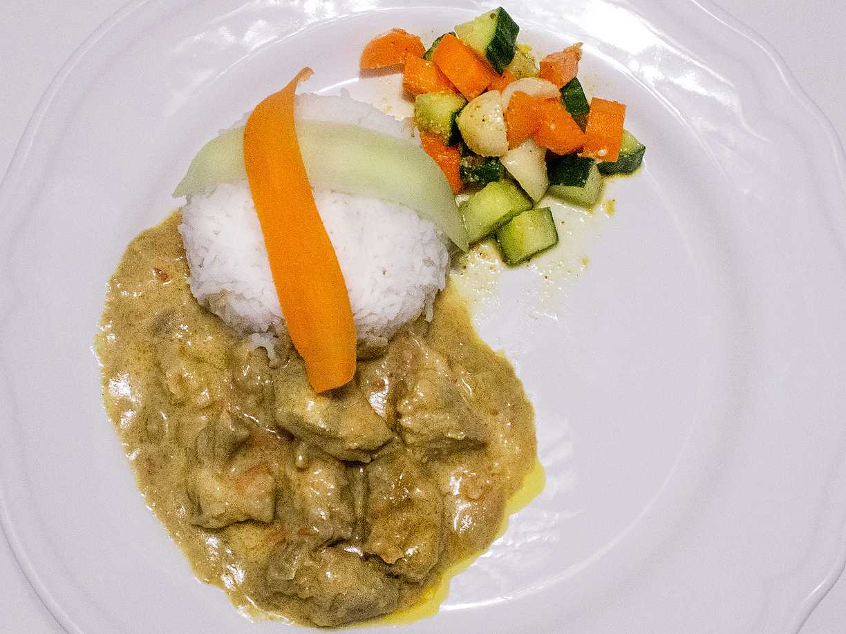 Lammgryta med basmatiris och nepalesisk sallad | Köket.se