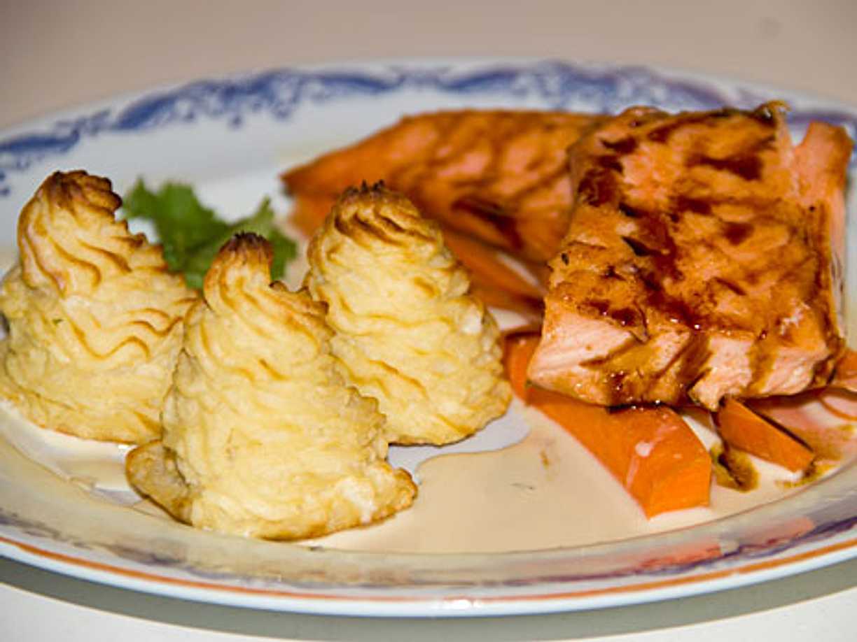 Lax med potatis- och jordärtkockspuré | Köket.se