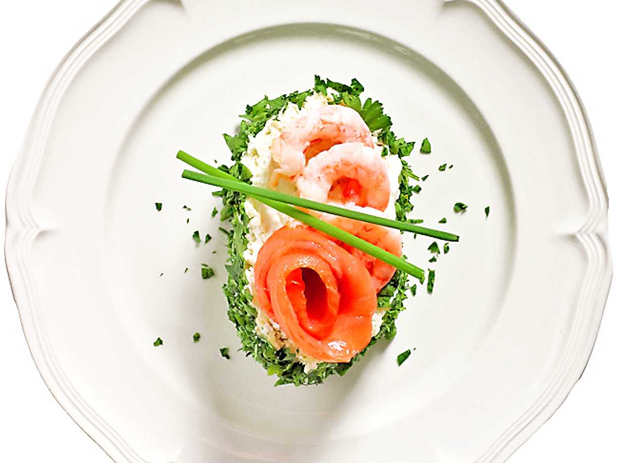 Liten sandwichbakelse med laxros | Köket.se