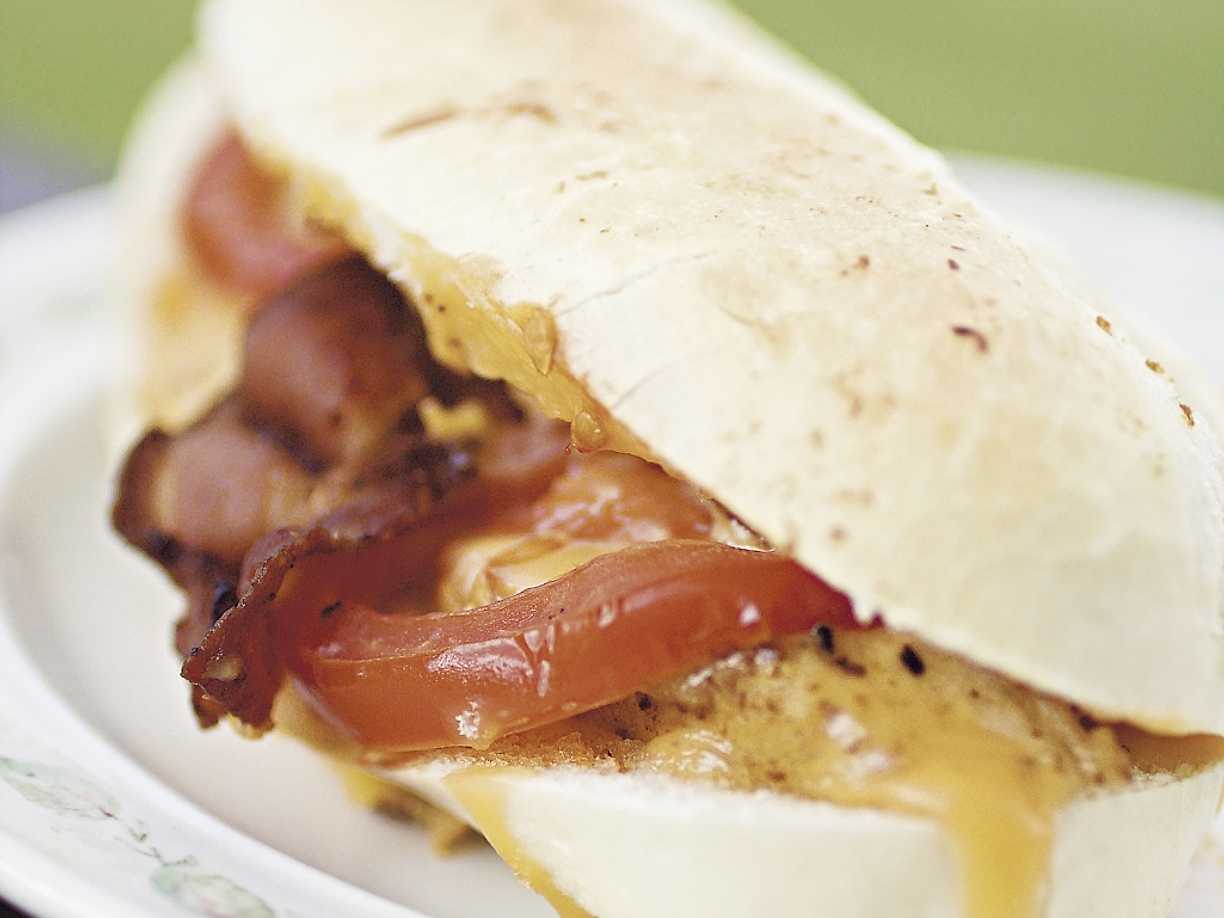 Macka med bacon och kyckling | Köket.se