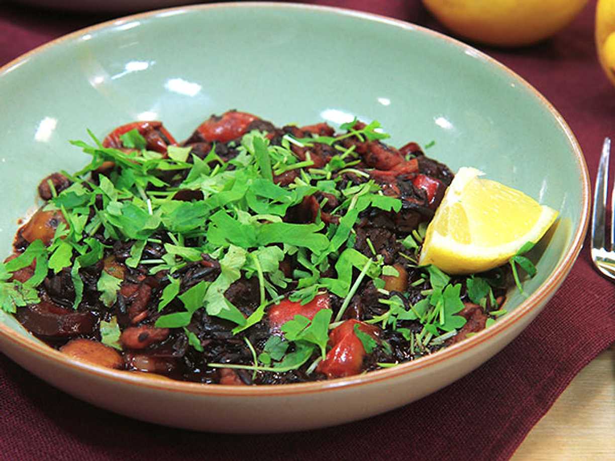 Paella med svart ris | Köket.se