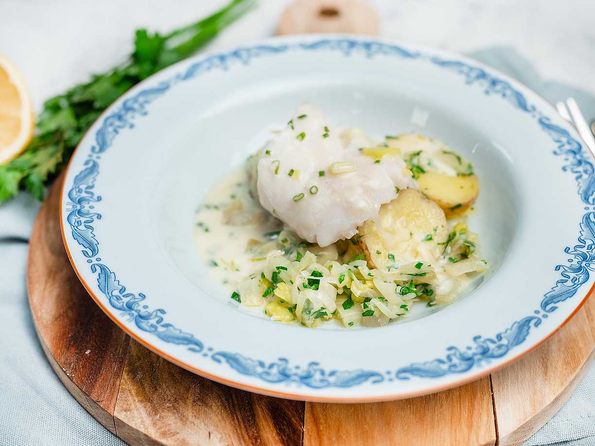 Pocherad torsk med vitvinssås | Köket.se