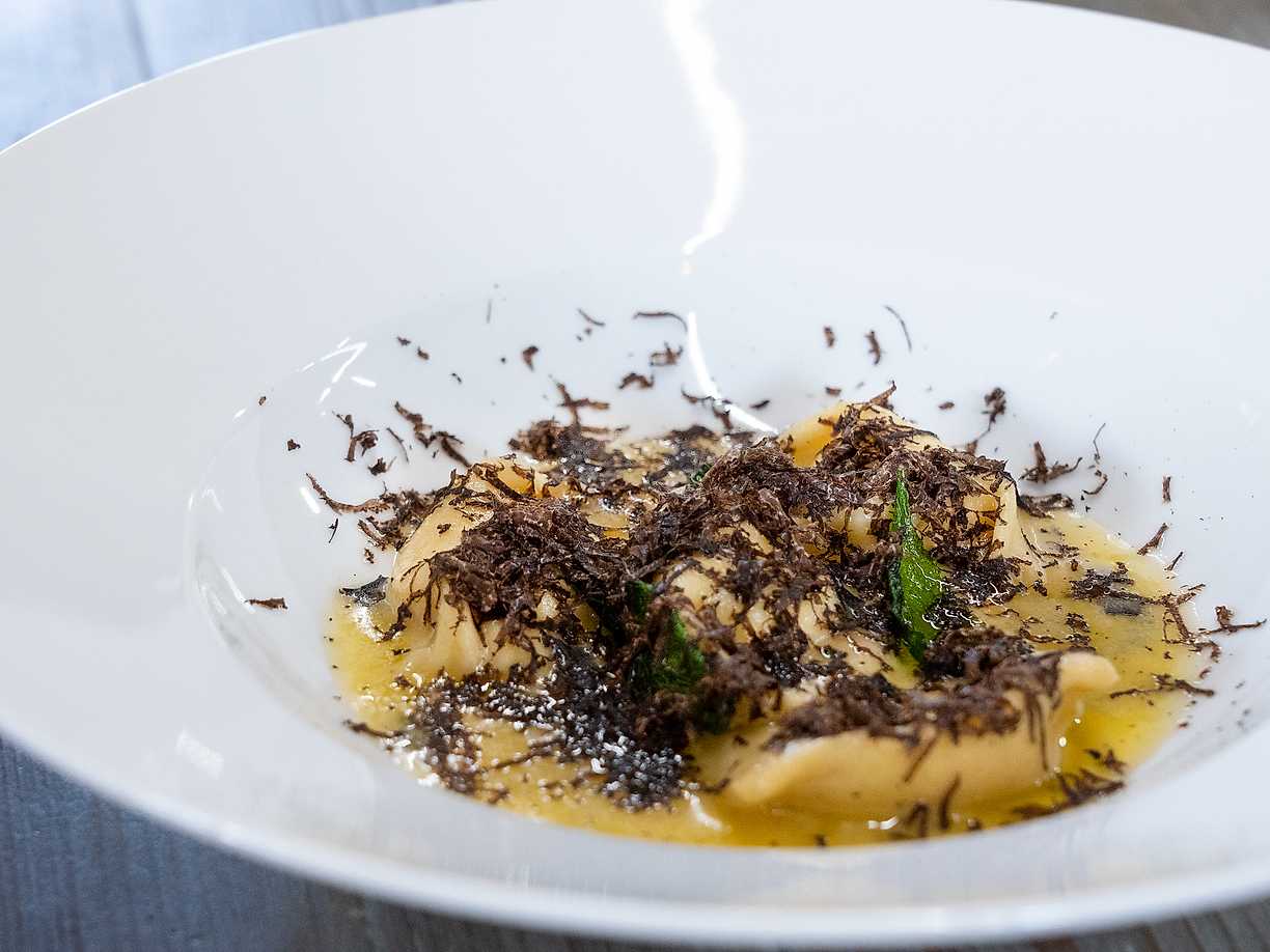 Ravioli med taleggio och friterad salvia | Köket.se