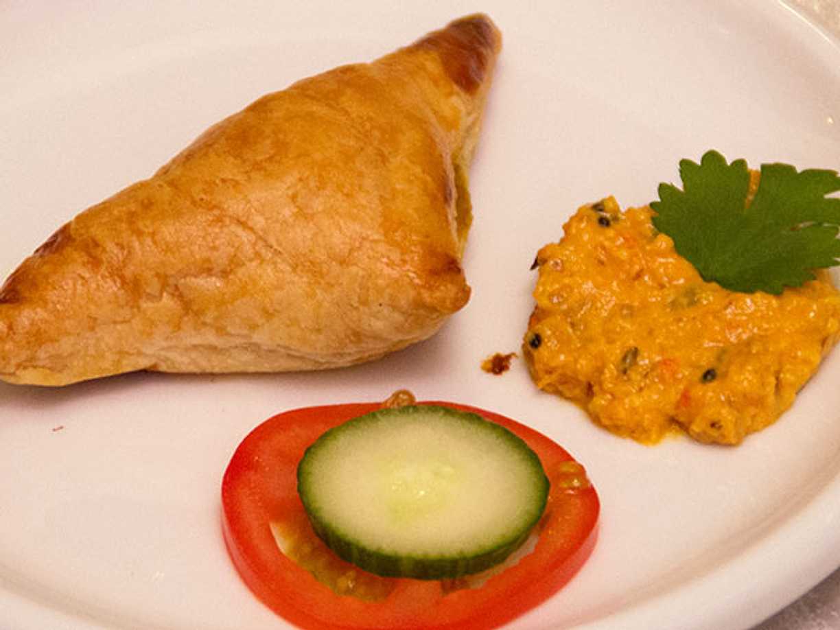 Samosas med grönsaker och hemgjord chutney | Köket.se
