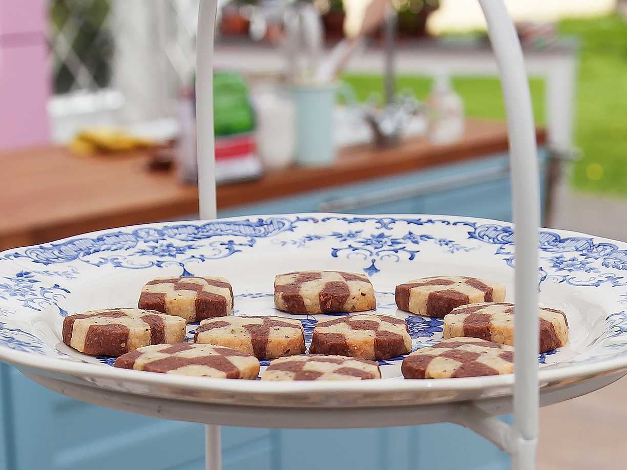 Schackrutor med choklad, citron och pistage | Köket.se