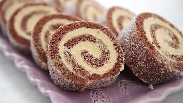 Chokladrulltårta med dulce de leche | Recept från Köket.se