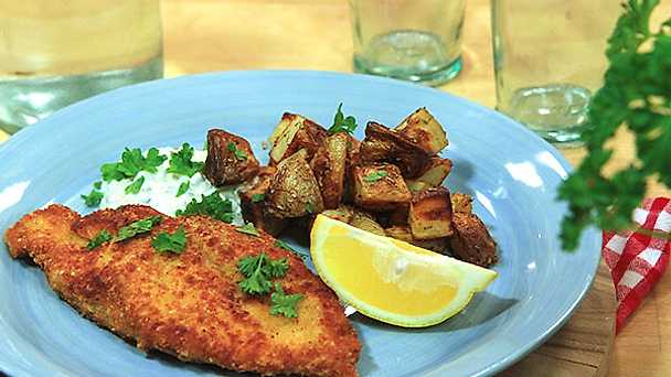 Frasig kycklingschnitzel med kapris- och citronsås | Recept från Köket.se
