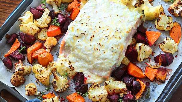 Lax i ugn med västerbottentäcke | Recept från Köket.se